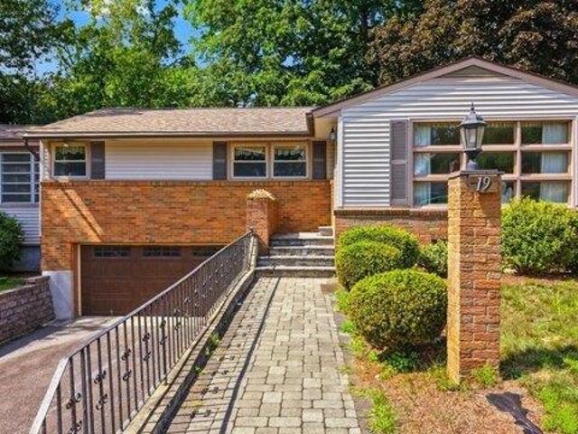 house with 3 bedroom, Methuen MA ES105230755
