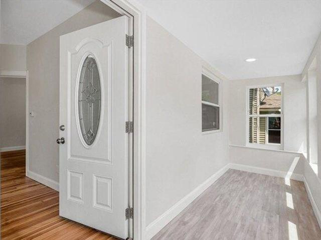 house with 3 bedroom, Methuen MA ES102827368