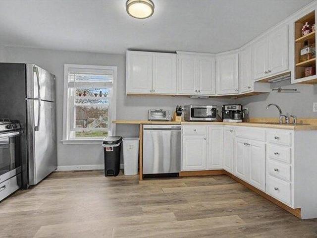 house with 3 bedroom, Methuen MA ES103017841