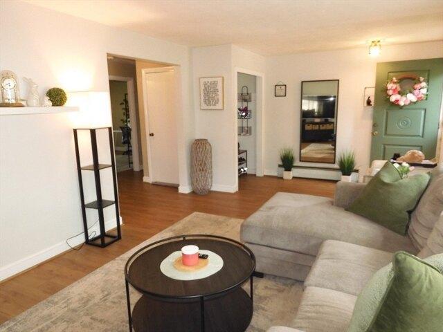 house with 3 bedroom, Methuen MA ES103097524