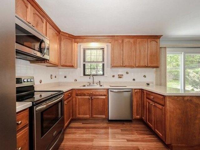 house with 3 bedroom, Methuen MA ES103185431