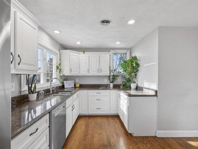 house with 3 bedroom, Methuen MA ES103189476