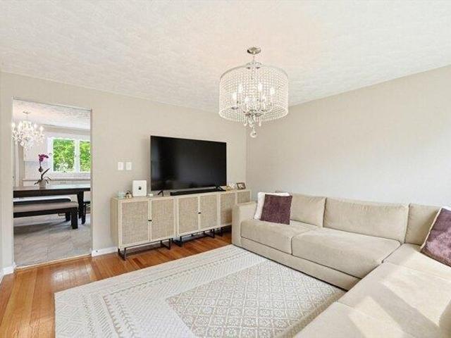 house with 3 bedroom, Methuen MA ES103221045