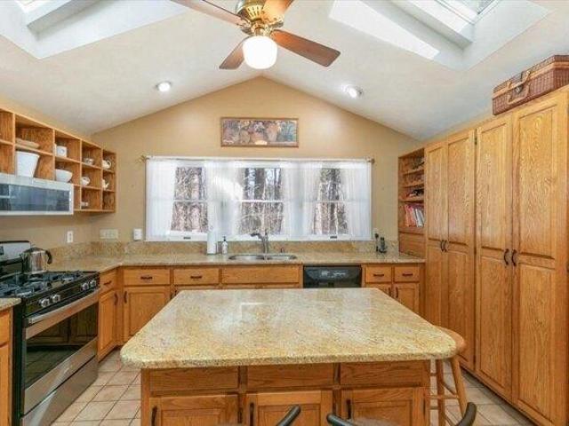 house with 3 bedroom, Methuen MA ES103223048