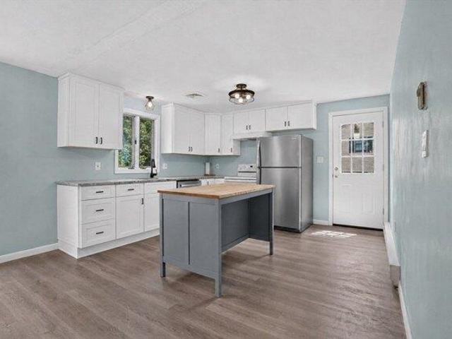 house with 3 bedroom, Methuen MA ES103437400