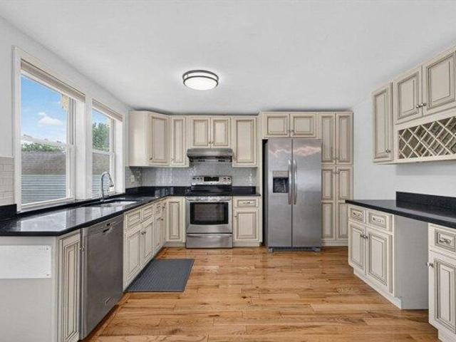 house with 3 bedroom, Methuen MA ES103663789