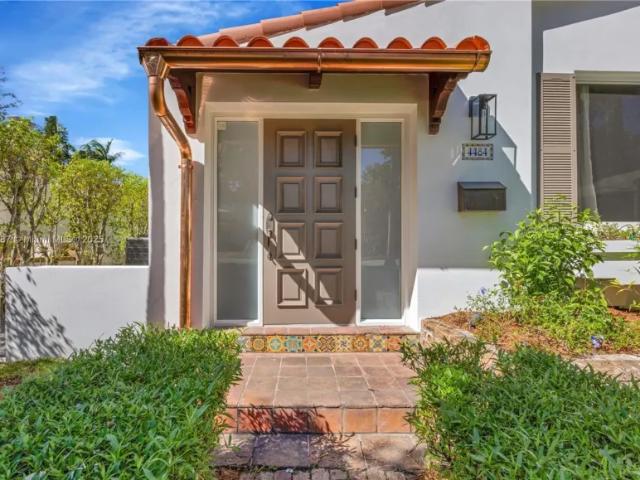 house with 3 bedroom, Miami Beach FL FL DLS102395632