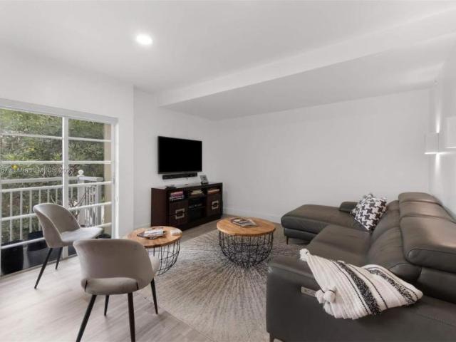house with 3 bedroom, Miami Beach FL FL DS102396209