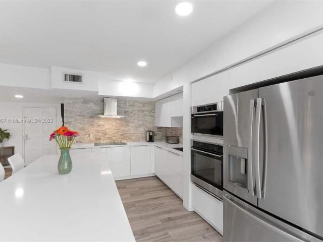 house with 3 bedroom, Miami Beach Fl FL DS102587609