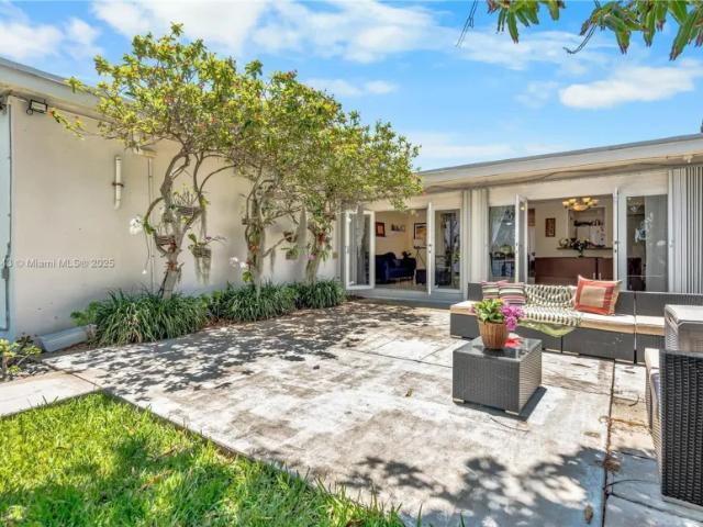 house with 3 bedroom, Miami Beach FL FL DS102795073