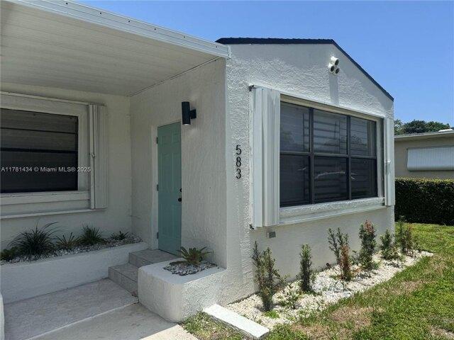 house with 3 bedroom, Miami FL DLS91873189