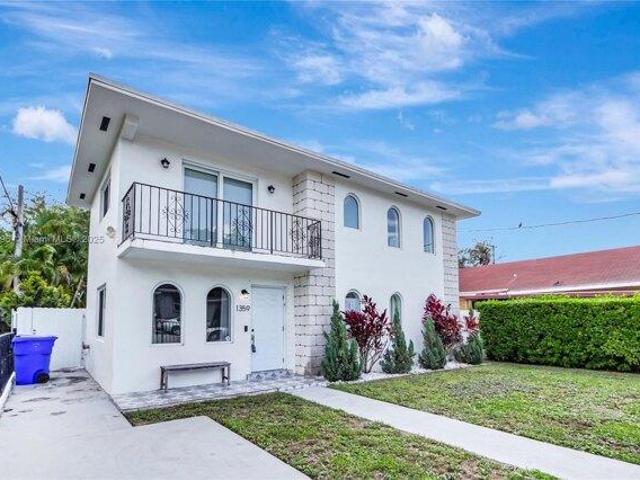 house with 3 bedroom, Miami FL DLS91901669