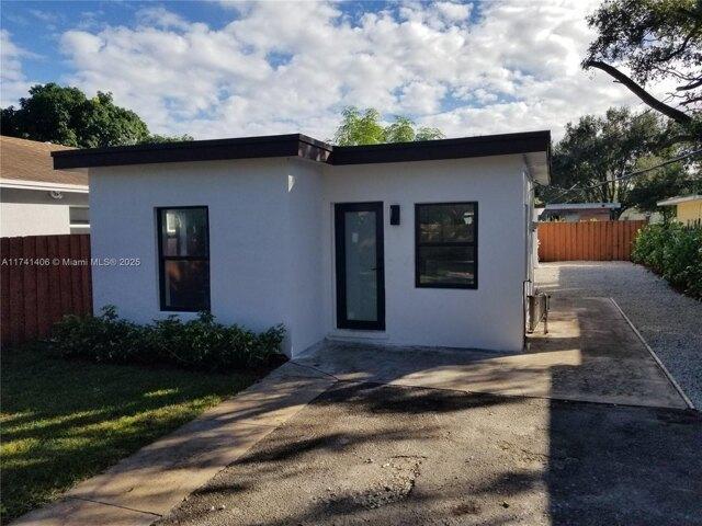 house with 3 bedroom, Miami FL DS88768342