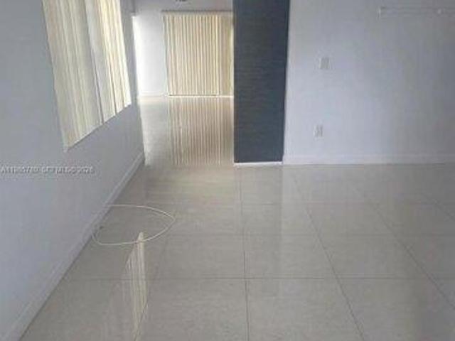 house with 3 bedroom, Miami FL ES104900230