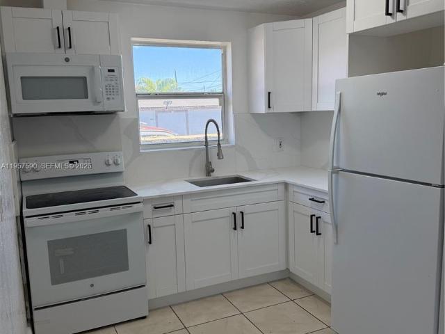 house with 3 bedroom, Miami FL ES99039323
