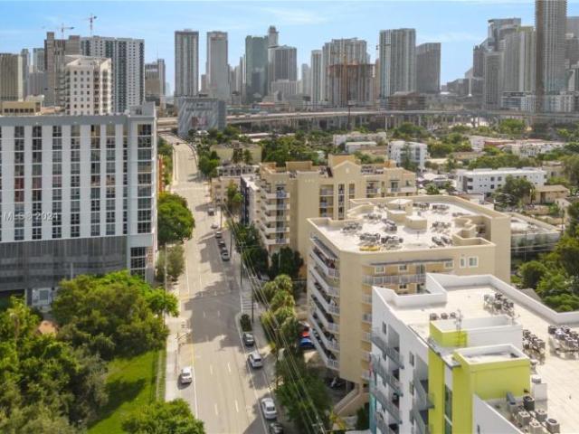 house with 3 bedroom, Miami FL FL DLS102243473