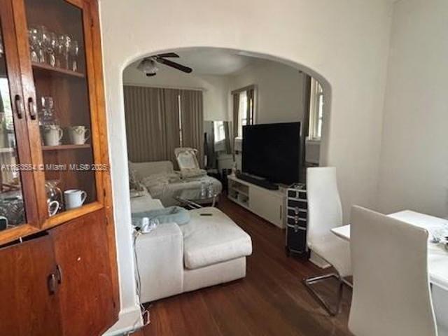 house with 3 bedroom, Miami FL FL DLS102244743