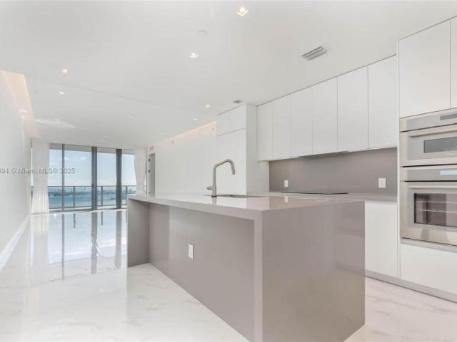 house with 3 bedroom, Miami FL FL DLS102395405