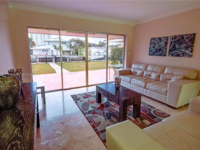 house with 3 bedroom, Miami FL FL DS102395628