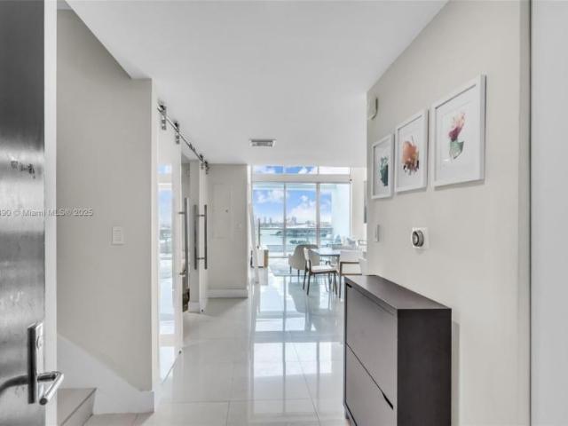 house with 3 bedroom, Miami FL FL DS102396300