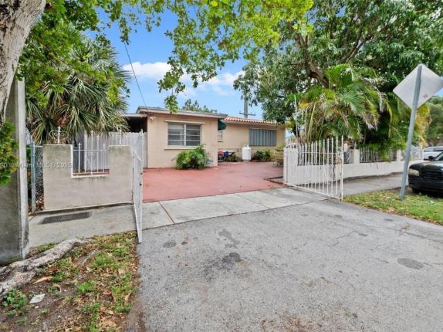 house with 3 bedroom, Miami Fl FL DS102397416