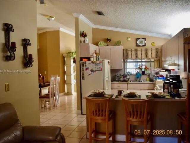 house with 3 bedroom, Miami Fl FL DS102397947