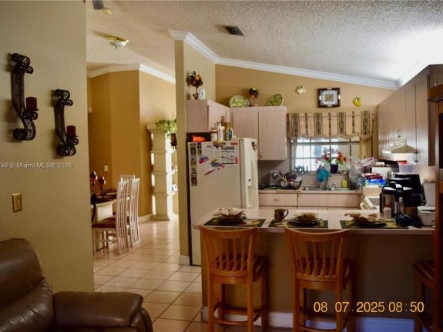 house with 3 bedroom, Miami FL FL DS102588695