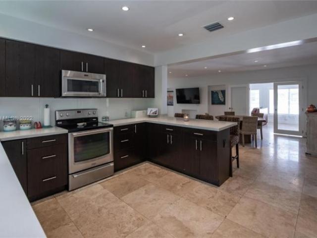 house with 3 bedroom, Miami Fl FL DS102659095