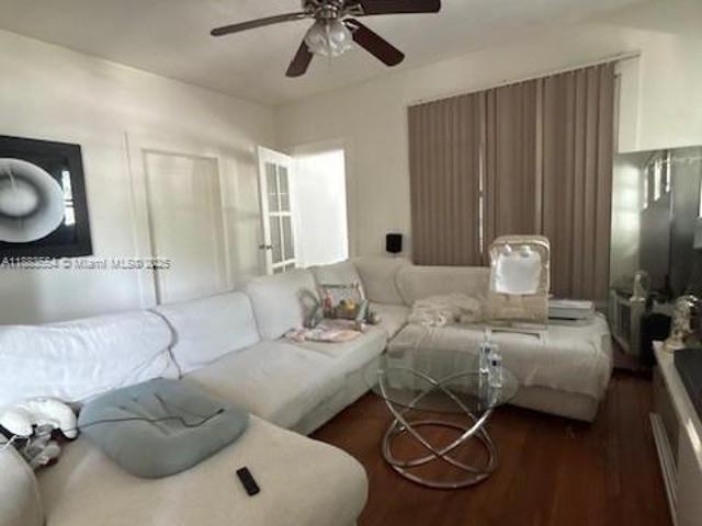 house with 3 bedroom, Miami FL FL DS102659923