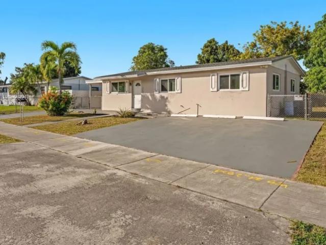 house with 3 bedroom, Miami FL FL DS102659937