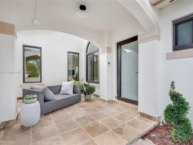 house with 3 bedroom, Miami Fl FL DS102660121