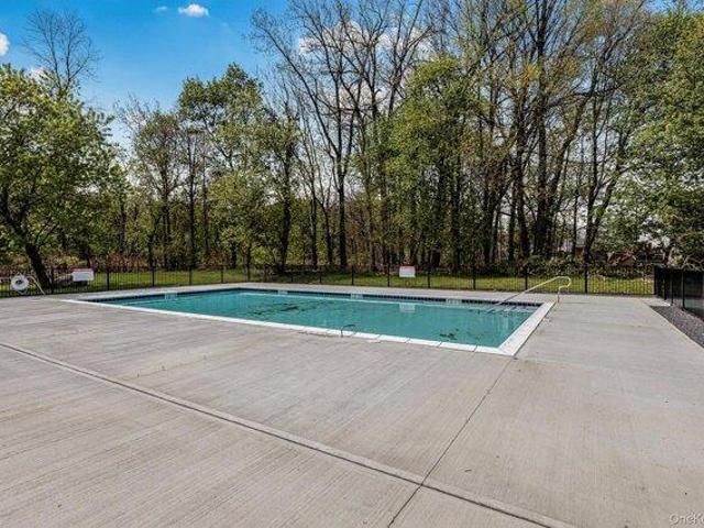 house with 3 bedroom, Middletown NY DLS102564687