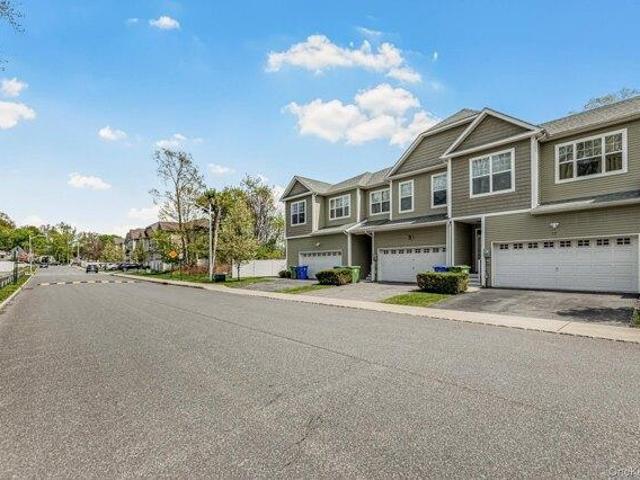 house with 3 bedroom, Middletown NY ES105203554