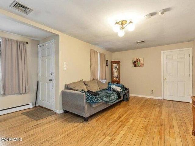 house with 3 bedroom, Middletown NJ ES105158720