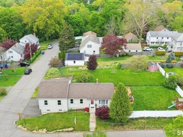 house with 3 bedroom, Middletown CT DLS102213052
