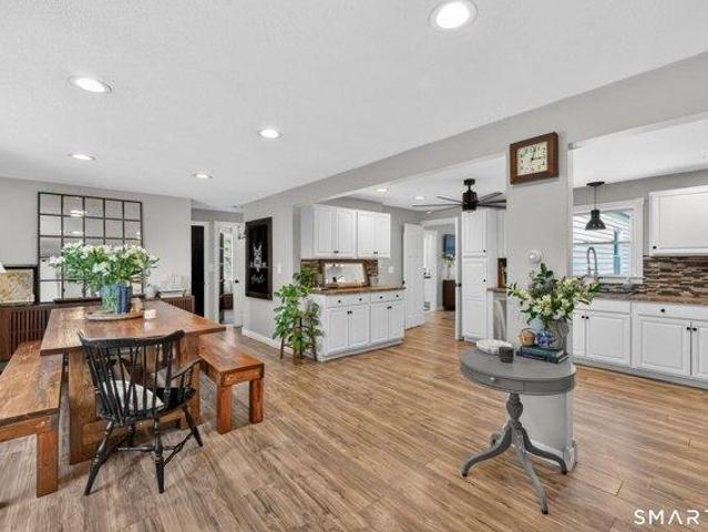 house with 3 bedroom, Middletown CT DLS102213205