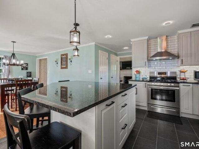 house with 3 bedroom, Middletown CT DLS103127409