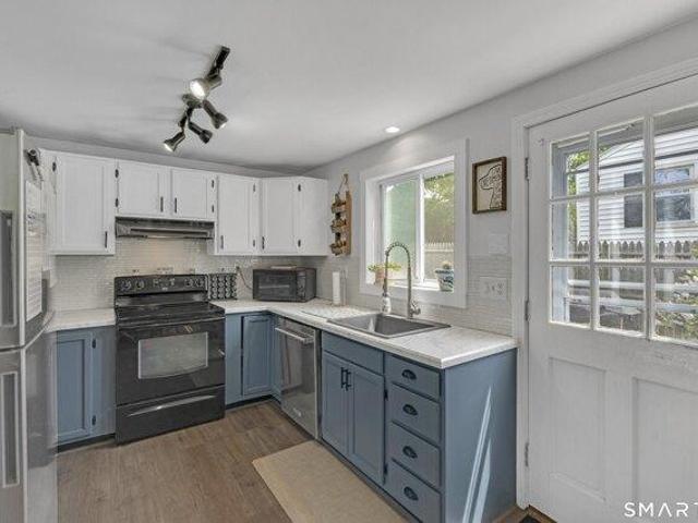 house with 3 bedroom, Middletown CT DS104114501