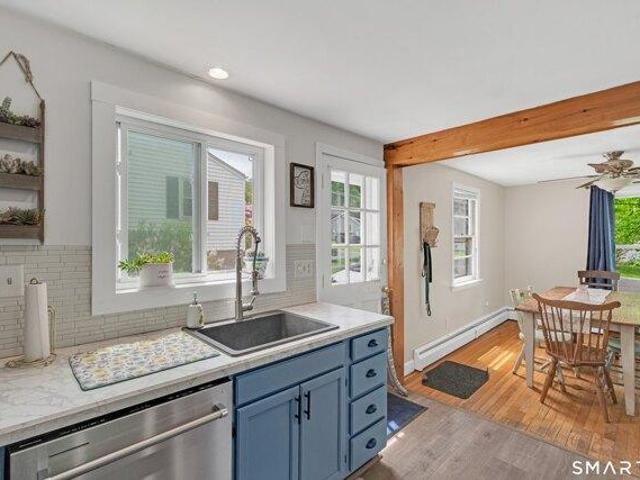 house with 3 bedroom, Middletown CT ES104114501