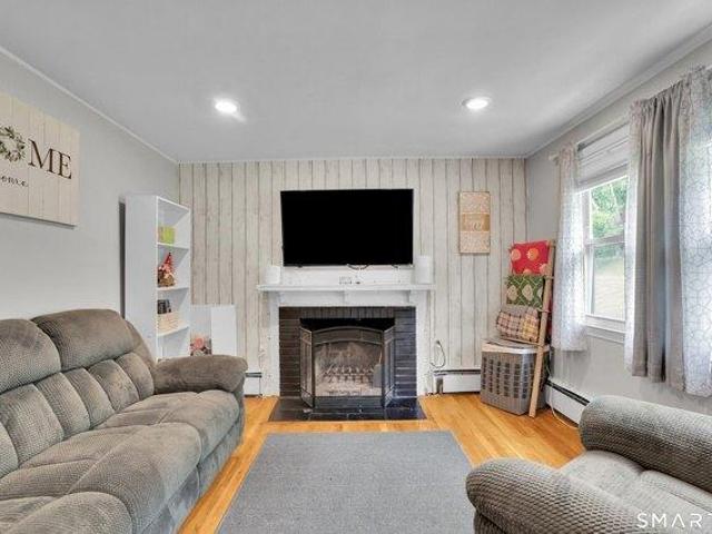 house with 3 bedroom, Middletown CT ES104297488