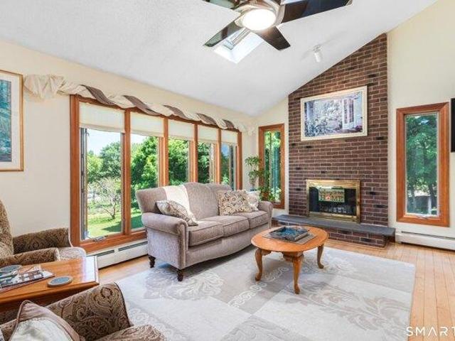 house with 3 bedroom, Middletown CT ES104720923