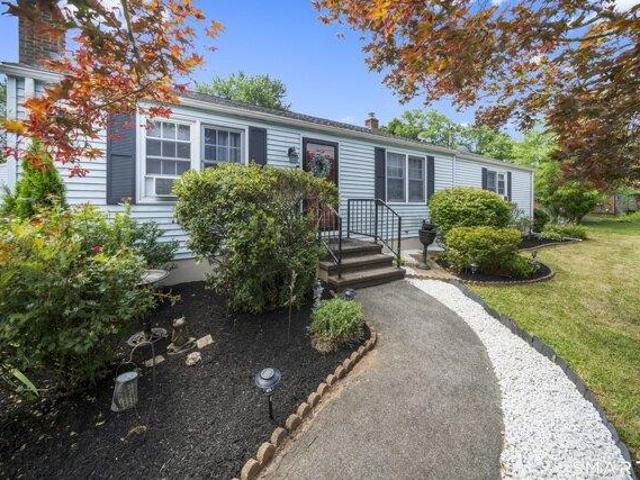 house with 3 bedroom, Middletown CT ES105114522