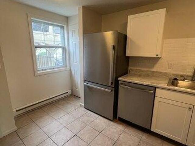 house with 3 bedroom, Middletown CT ES105124144