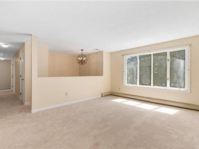 house with 3 bedroom, Middletown RI DS104113993