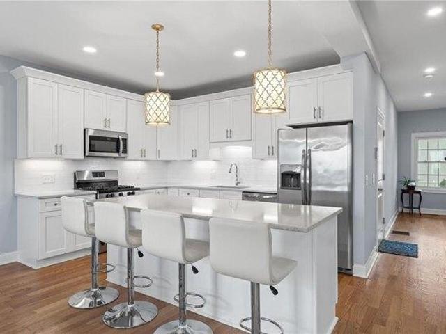 house with 3 bedroom, Middletown RI DS103664593