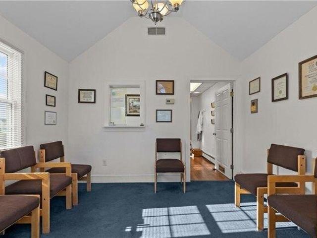 house with 3 bedroom, Middletown RI ES104834979