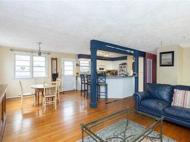 house with 3 bedroom, Middletown RI ES104848761