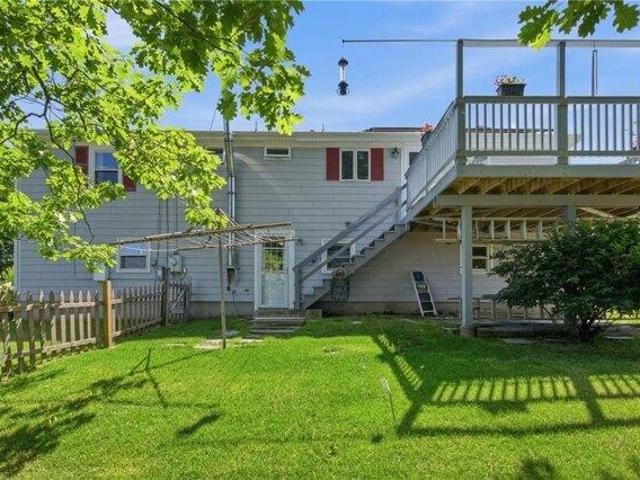 house with 3 bedroom, Middletown RI ES104869914