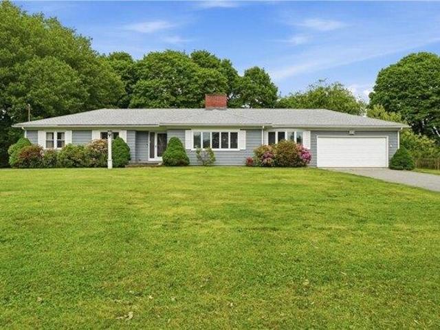 house with 3 bedroom, Middletown RI ES104907666