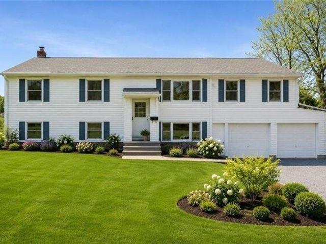 house with 3 bedroom, Middletown RI ES105106063